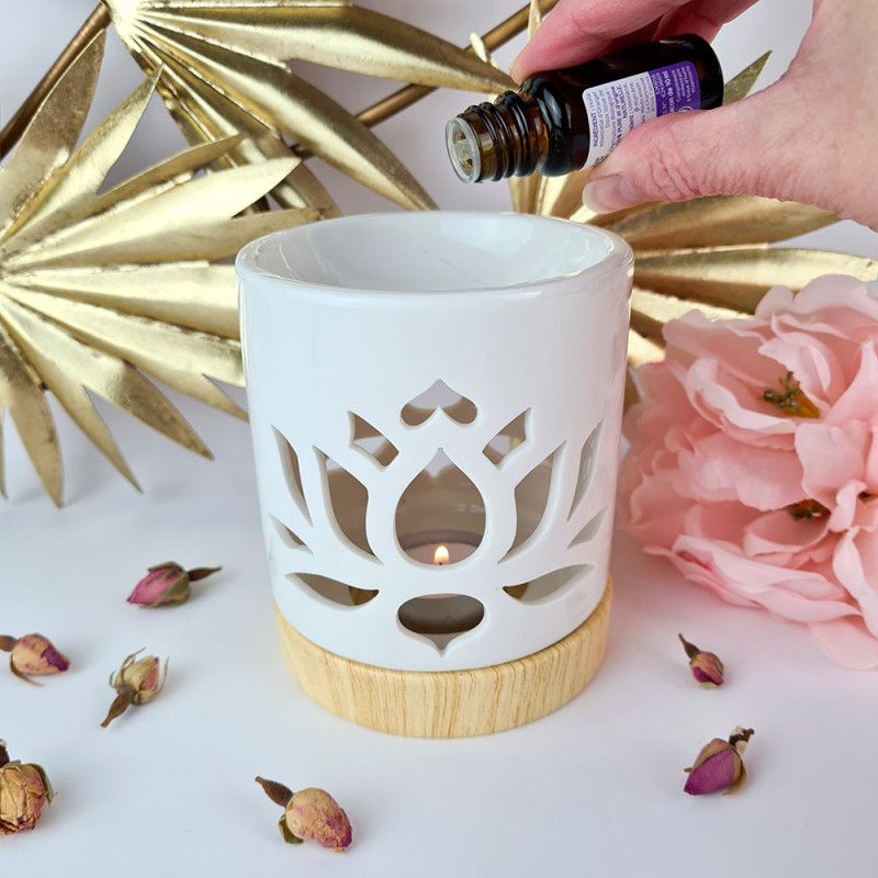 Lotus aroma diffuser for a zen atmosphere